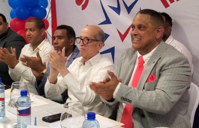 Roberto Rojas: Presenta Movimiento "Sígueme Eto es Cambio" - Labazuca.com