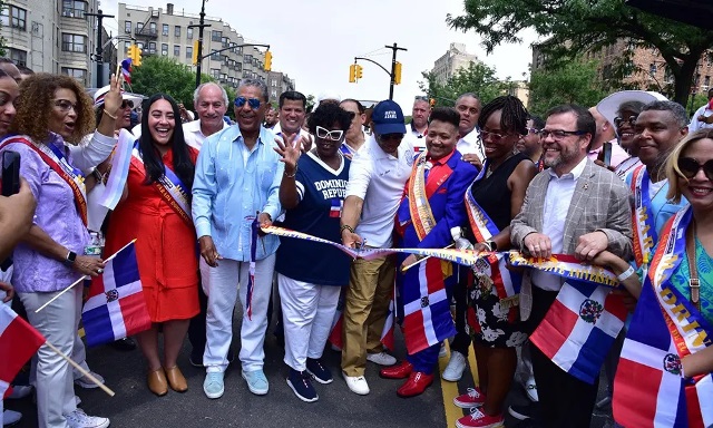 La Gran Parada Dominicana del Bronx: dominicanos expresan orgullo ...