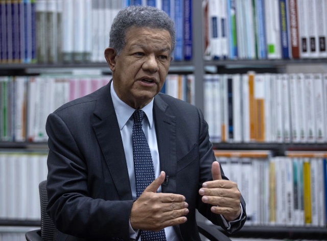 Leonel cuestiona inconsistencias en políticas migratorias y emisión de ...