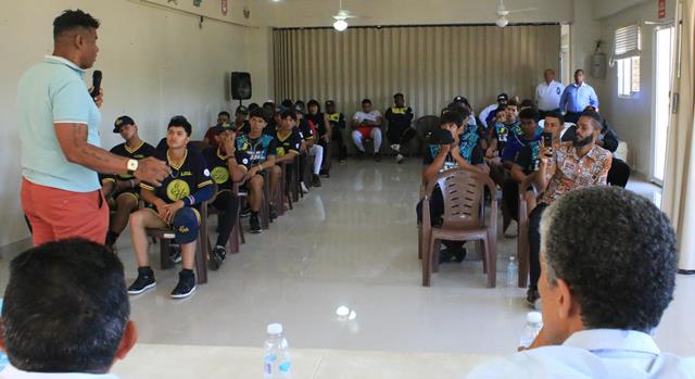 Expelotero Félix José encabeza emotiva charla de la DCNB en Baseball ...